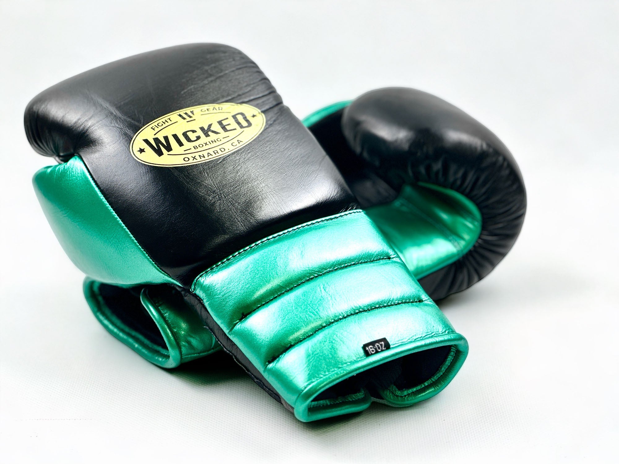 Gloves – Wicked Boxing